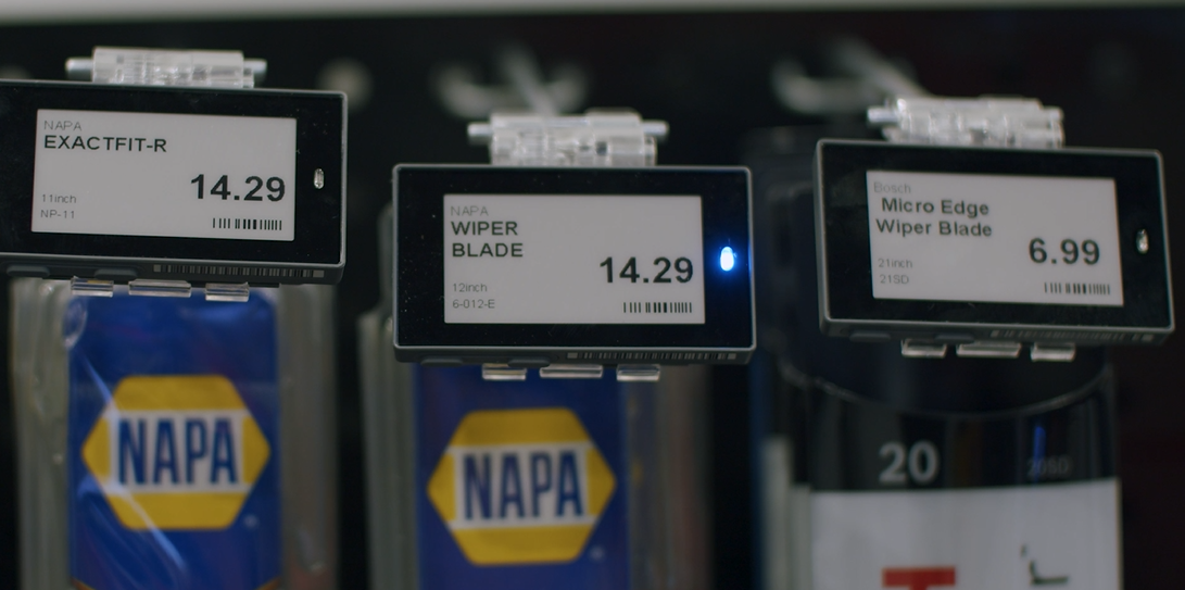 How to Make the Best Car Accessories Shop with Digital Signage | SOLUM ESL