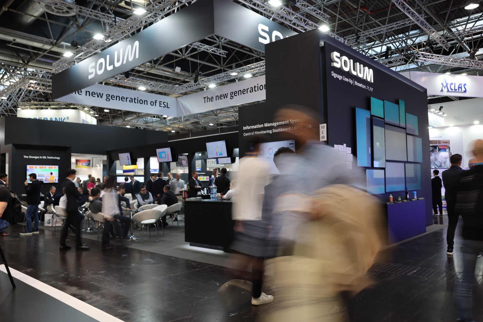 Newton Labels Take Center Stage at EuroCIS 2024 | SOLUM ESL